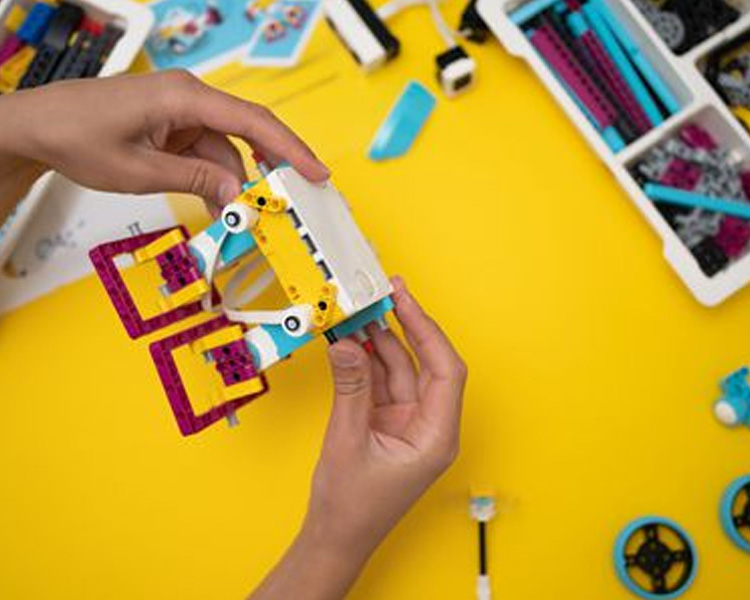 Family Lego Coding (Ages 7+) - Dooral Roundup Magazine